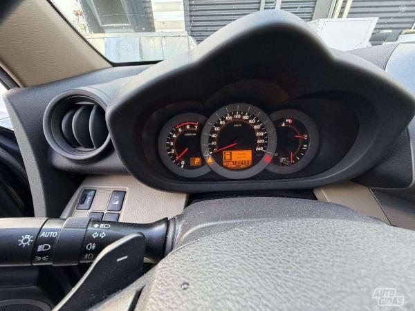 Balts Toyota RAV4 2010 Viļņa, ar dzinēja tilpumu 0.00 L un nobraukumu 122 tūkst. km par 8950 €, foto 10 vietnē AUTOMOTO.COM.LV