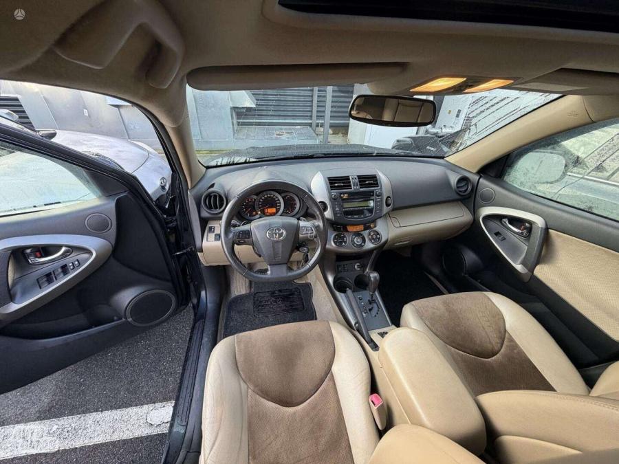Balts Toyota RAV4 2010 Viļņa, ar dzinēja tilpumu 0.00 L un nobraukumu 122 tūkst. km par 8950 €, foto 16 vietnē AUTOMOTO.COM.LV