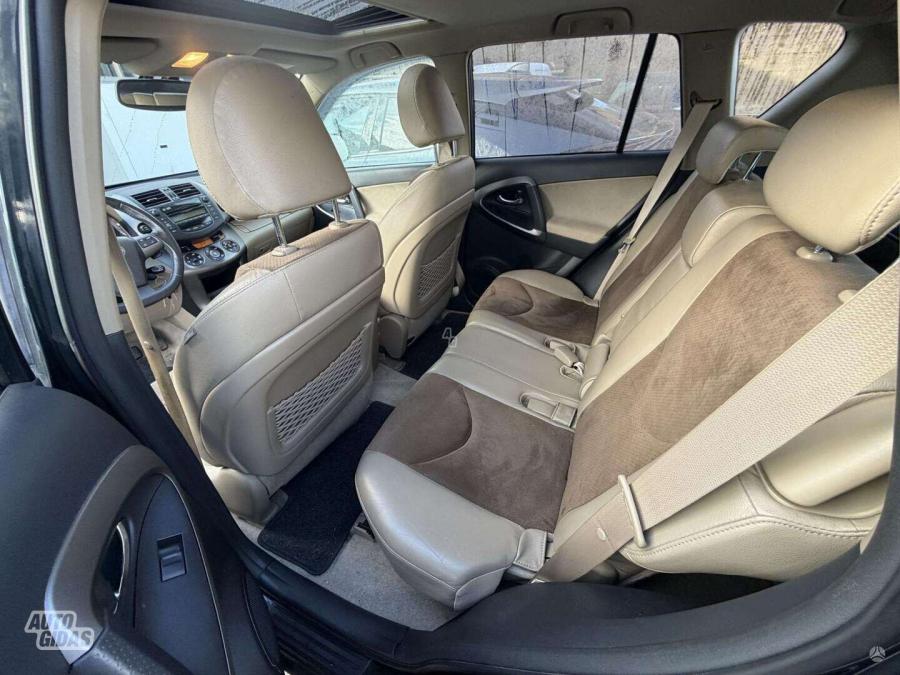 Balts Toyota RAV4 2010 Viļņa, ar dzinēja tilpumu 0.00 L un nobraukumu 122 tūkst. km par 8950 €, foto 17 vietnē AUTOMOTO.COM.LV