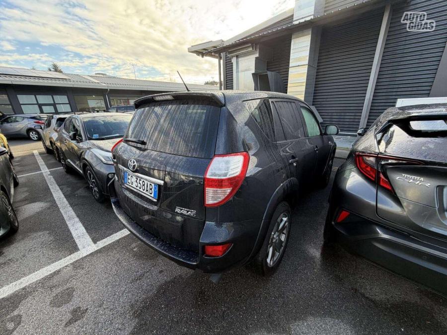 Balts Toyota RAV4 2010 Viļņa, ar dzinēja tilpumu 0.00 L un nobraukumu 122 tūkst. km par 8950 €, foto 19 vietnē AUTOMOTO.COM.LV