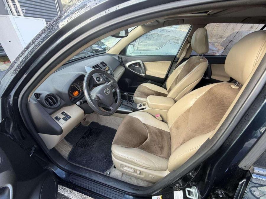 Balts Toyota RAV4 2010 Viļņa, ar dzinēja tilpumu 0.00 L un nobraukumu 122 tūkst. km par 8950 €, foto 22 vietnē AUTOMOTO.COM.LV