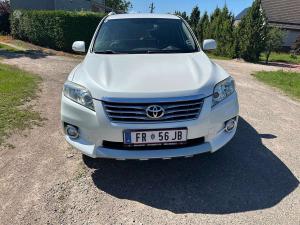 White Toyota RAV4 2010 in Kaunas, with an engine capacity of 2.20 L and mileage of 285 thousand km for 7500 €, photo  on AUTOMOTO.COM.LV