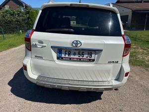 White Toyota RAV4 2010 in Kaunas, with an engine capacity of 2.20 L and mileage of 285 thousand km for 7500 €, photo 6 on AUTOMOTO.COM.LV
