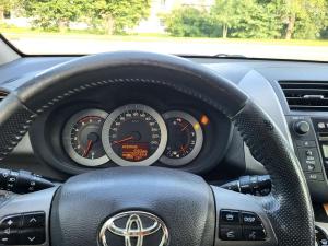 Balts Toyota RAV4 2010 Šauļi, ar dzinēja tilpumu 2.20 L un nobraukumu 290 tūkst. km par 5750 €, foto 24 vietnē AUTOMOTO.COM.LV