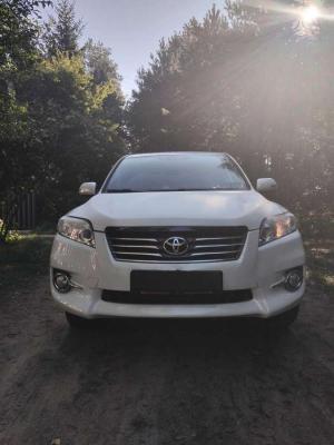 White Toyota RAV4 2010 in Vilnius, with an engine capacity of 2.20 L and mileage of 179 thousand km for 4700 €, photo  on AUTOMOTO.COM.LV