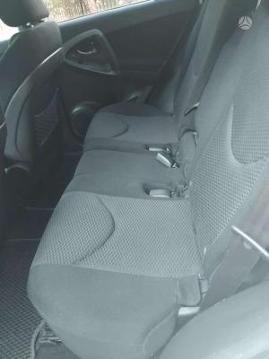 White Toyota RAV4 2010 in Vilnius, with an engine capacity of 2.20 L and mileage of 179 thousand km for 4700 €, photo 16 on AUTOMOTO.COM.LV