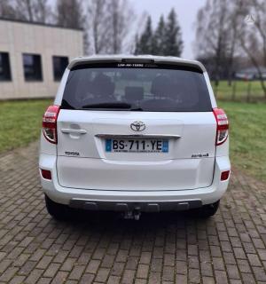 Balts Toyota RAV4 2011 Tauragė, ar dzinēja tilpumu 2.23 L un nobraukumu 239 tūkst. km par 6300 €, foto 6 vietnē AUTOMOTO.COM.LV