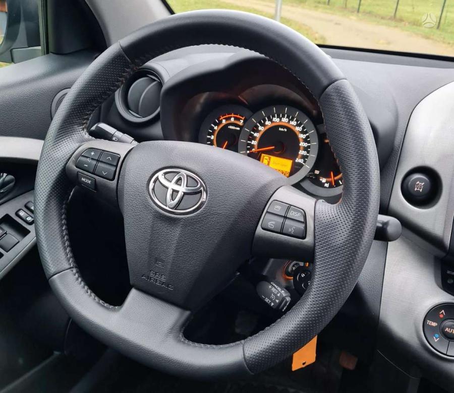 Balts Toyota RAV4 2011 Tauragė, ar dzinēja tilpumu 2.23 L un nobraukumu 239 tūkst. km par 6300 €, foto 19 vietnē AUTOMOTO.COM.LV