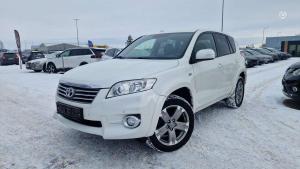 White Toyota RAV4 2011 in Marijampole, with an engine capacity of 2.23 L and mileage of 300 thousand km for 8190 €, photo 2 on AUTOMOTO.COM.LV