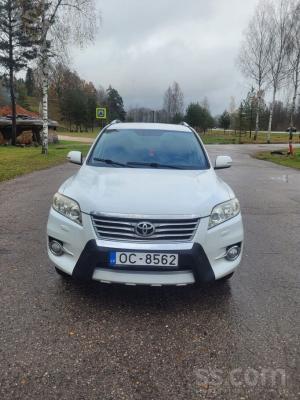White Toyota RAV4 2011 in Madona, with an engine capacity of 2.20 L and mileage of 340 thousand km for 4800 €, photo  on AUTOMOTO.COM.LV