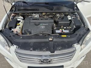 White Toyota RAV4 2011 in Riga, with an engine capacity of 2.20 L and mileage of 325 thousand km for 4500 €, photo 13 on AUTOMOTO.COM.LV