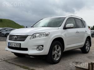 Balts Toyota RAV4 2011 Rīga, ar dzinēja tilpumu 2.20 L un nobraukumu 236 tūkst. km par 6990 €, foto 4 vietnē AUTOMOTO.COM.LV