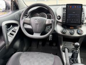 Balts Toyota RAV4 2011 Rīga, ar dzinēja tilpumu 2.20 L un nobraukumu 236 tūkst. km par 6990 €, foto 5 vietnē AUTOMOTO.COM.LV