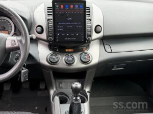 Balts Toyota RAV4 2011 Rīga, ar dzinēja tilpumu 2.20 L un nobraukumu 236 tūkst. km par 6990 €, foto 8 vietnē AUTOMOTO.COM.LV
