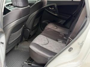 Balts Toyota RAV4 2011 Rīga, ar dzinēja tilpumu 2.20 L un nobraukumu 236 tūkst. km par 6990 €, foto 14 vietnē AUTOMOTO.COM.LV