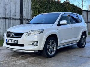 White Toyota RAV4 2011 in Riga, with an engine capacity of 2.20 L and mileage of 161 thousand km for 7990 €, photo  on AUTOMOTO.COM.LV