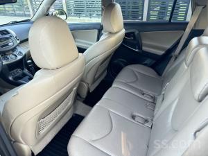 White Toyota RAV4 2011 in Riga, with an engine capacity of 2.20 L and mileage of 0 thousand km for 4950 €, photo 11 on AUTOMOTO.COM.LV