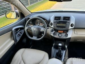 White Toyota RAV4 2011 in Riga, with an engine capacity of 2.20 L and mileage of 0 thousand km for 4950 €, photo 14 on AUTOMOTO.COM.LV