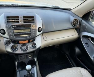 White Toyota RAV4 2011 in Riga, with an engine capacity of 2.20 L and mileage of 0 thousand km for 4950 €, photo 17 on AUTOMOTO.COM.LV