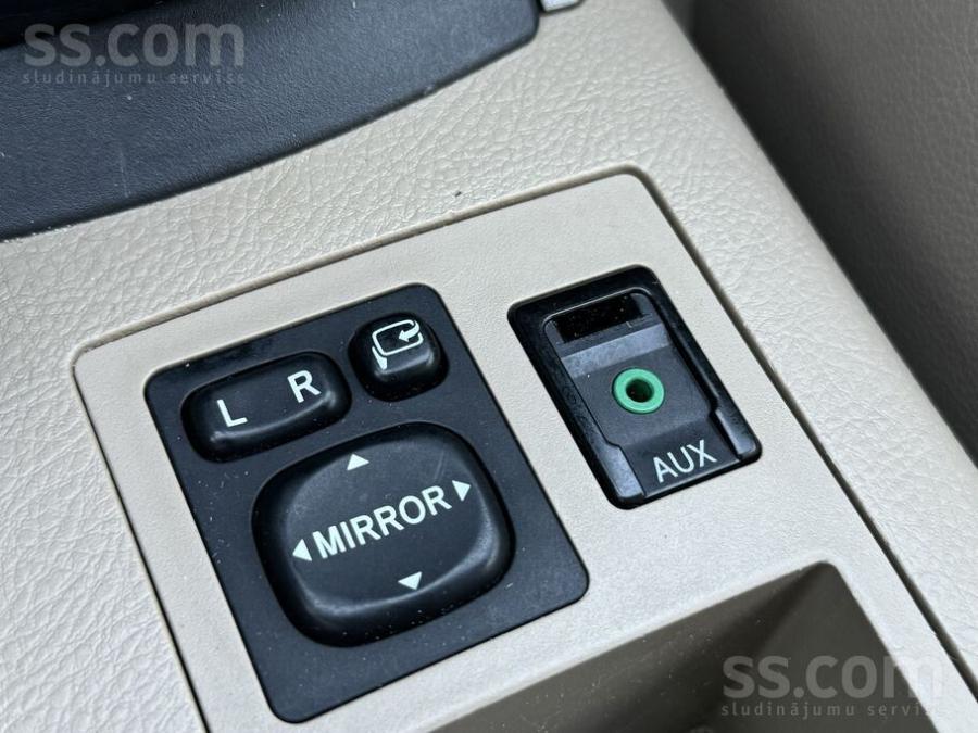 White Toyota RAV4 2011 in Riga, with an engine capacity of 2.20 L and mileage of 0 thousand km for 4950 €, photo 19 on AUTOMOTO.COM.LV