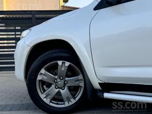 White Toyota RAV4 2011 in Riga, with an engine capacity of 2.20 L and mileage of 0 thousand km for 4950 €, photo 22 on AUTOMOTO.COM.LV