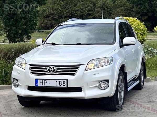 Balts Toyota RAV4 2011 Rīga, ar dzinēja tilpumu 2.20 L un nobraukumu 0 tūkst. km par 5350 €, foto 5 vietnē AUTOMOTO.COM.LV