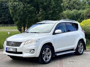 White Toyota RAV4 2011 in Riga, with an engine capacity of 2.20 L and mileage of 0 thousand km for 5350 €, photo 7 on AUTOMOTO.COM.LV