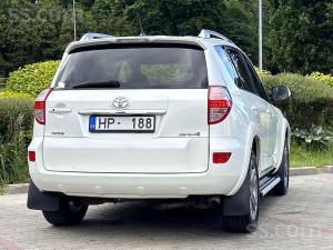 White Toyota RAV4 2011 in Riga, with an engine capacity of 2.20 L and mileage of 0 thousand km for 5350 €, photo 8 on AUTOMOTO.COM.LV