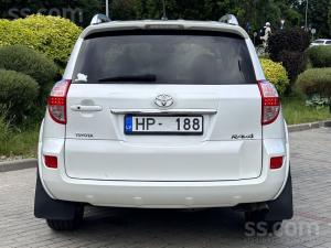 White Toyota RAV4 2011 in Riga, with an engine capacity of 2.20 L and mileage of 0 thousand km for 5350 €, photo 11 on AUTOMOTO.COM.LV
