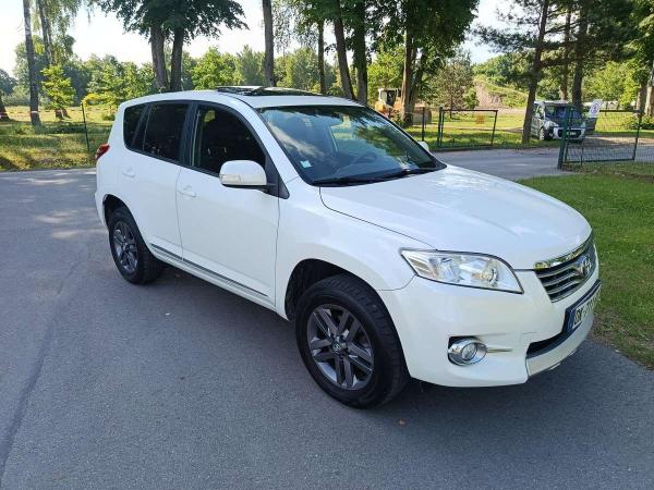 Balts Toyota RAV4 2011 Tauragė, ar dzinēja tilpumu 2.23 L un nobraukumu 230 tūkst. km par 7200 €, foto 3 vietnē AUTOMOTO.COM.LV
