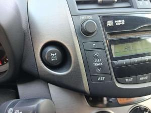 Balts Toyota RAV4 2011 Tauragė, ar dzinēja tilpumu 2.23 L un nobraukumu 230 tūkst. km par 7200 €, foto 18 vietnē AUTOMOTO.COM.LV