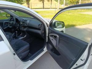 Balts Toyota RAV4 2011 Tauragė, ar dzinēja tilpumu 2.23 L un nobraukumu 230 tūkst. km par 7200 €, foto 23 vietnē AUTOMOTO.COM.LV