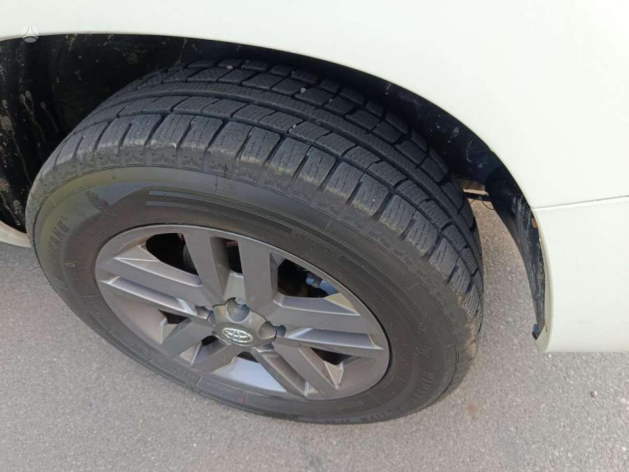 Balts Toyota RAV4 2011 Tauragė, ar dzinēja tilpumu 2.23 L un nobraukumu 230 tūkst. km par 7200 €, foto 30 vietnē AUTOMOTO.COM.LV