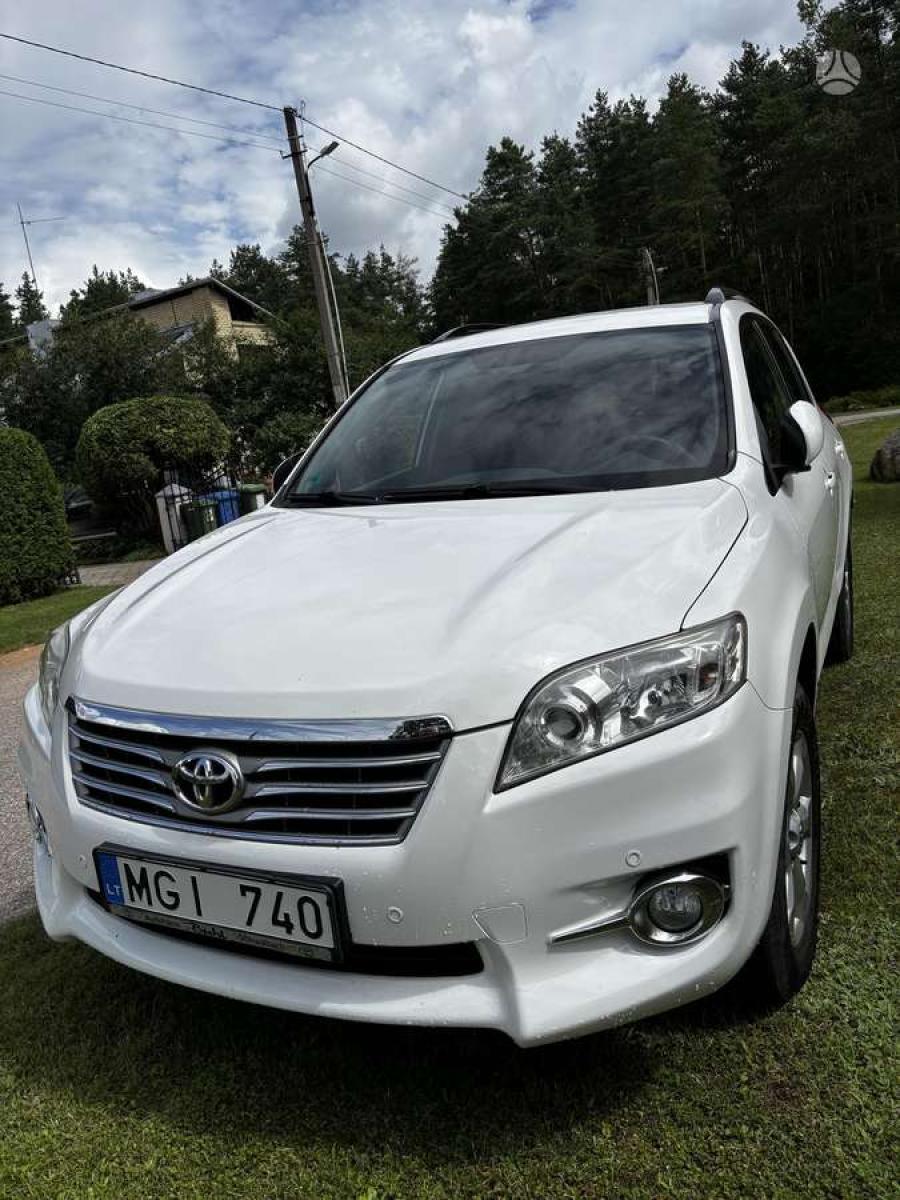Balts Toyota RAV4 2011 Ukmergė, ar dzinēja tilpumu 2.23 L un nobraukumu 200 tūkst. km par 7350 €, foto 1 vietnē AUTOMOTO.COM.LV