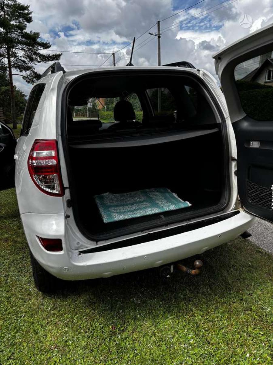 Balts Toyota RAV4 2011 Ukmergė, ar dzinēja tilpumu 2.23 L un nobraukumu 200 tūkst. km par 7350 €, foto 7 vietnē AUTOMOTO.COM.LV