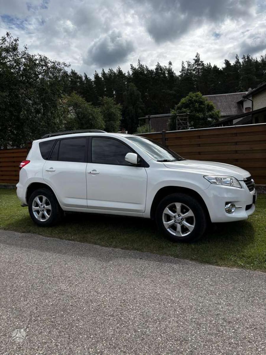Balts Toyota RAV4 2011 Ukmergė, ar dzinēja tilpumu 2.23 L un nobraukumu 200 tūkst. km par 7350 €, foto 8 vietnē AUTOMOTO.COM.LV