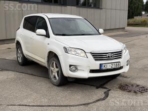 Balts Toyota RAV4 2011 Rīga, ar dzinēja tilpumu 2.20 L un nobraukumu 312 tūkst. km par 3250 €, foto 4 vietnē AUTOMOTO.COM.LV