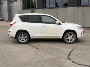 Balts Toyota RAV4 2011 Rīga, ar dzinēja tilpumu 2.20 L un nobraukumu 312 tūkst. km par 3250 €, foto 7 vietnē AUTOMOTO.COM.LV