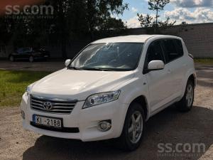 Balts Toyota RAV4 2011 Rīga, ar dzinēja tilpumu 2.20 L un nobraukumu 306 tūkst. km par 4900 €, foto 4 vietnē AUTOMOTO.COM.LV