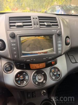 Balts Toyota RAV4 2011 Rīga, ar dzinēja tilpumu 2.20 L un nobraukumu 306 tūkst. km par 4900 €, foto 11 vietnē AUTOMOTO.COM.LV