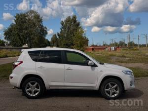 Balts Toyota RAV4 2011 Rīga, ar dzinēja tilpumu 2.20 L un nobraukumu 306 tūkst. km par 4900 €, foto 6 vietnē AUTOMOTO.COM.LV