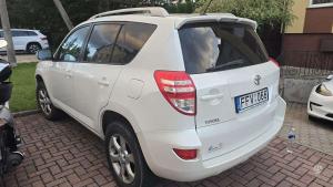 Balts Toyota RAV4 2011 Mažeikiai, ar dzinēja tilpumu 1.99 L un nobraukumu 130 tūkst. km par 8000 €, foto 3 vietnē AUTOMOTO.COM.LV