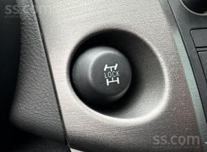 White Toyota RAV4 2011 in Rezekne, with an engine capacity of 2.20 L and mileage of 211 thousand km for 6990 €, photo 20 on AUTOMOTO.COM.LV