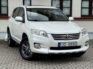 Balts Toyota RAV4 2012 Jelgava, ar dzinēja tilpumu 2.20 L un nobraukumu 190 tūkst. km par 3000 €, foto 2 vietnē AUTOMOTO.COM.LV