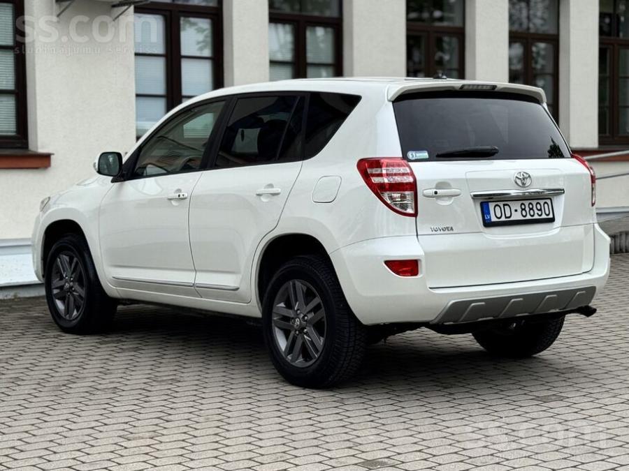 Balts Toyota RAV4 2012 Jelgava, ar dzinēja tilpumu 2.20 L un nobraukumu 190 tūkst. km par 3000 €, foto 8 vietnē AUTOMOTO.COM.LV