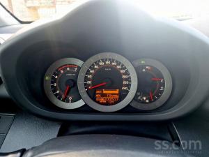 White Toyota RAV4 2012 in Cesis, with an engine capacity of 2.20 L and mileage of 200 thousand km for 7950 €, photo 15 on AUTOMOTO.COM.LV