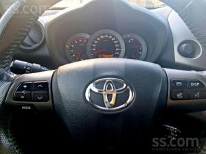 White Toyota RAV4 2012 in Cesis, with an engine capacity of 2.20 L and mileage of 200 thousand km for 7950 €, photo 16 on AUTOMOTO.COM.LV