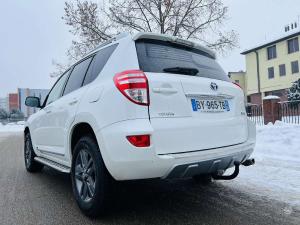 White Toyota RAV4 2012 in Kaunas, with an engine capacity of 2.23 L and mileage of 186 thousand km for 7950 €, photo 2 on AUTOMOTO.COM.LV