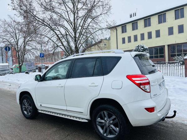Balts Toyota RAV4 2012 Kauņa, ar dzinēja tilpumu 2.23 L un nobraukumu 185 tūkst. km par 7900 €, foto 8 vietnē AUTOMOTO.COM.LV