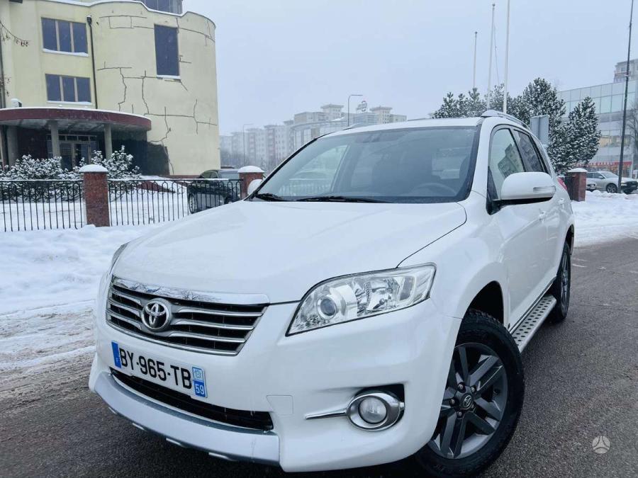 Balts Toyota RAV4 2012 Kauņa, ar dzinēja tilpumu 2.23 L un nobraukumu 185 tūkst. km par 7900 €, foto 5 vietnē AUTOMOTO.COM.LV